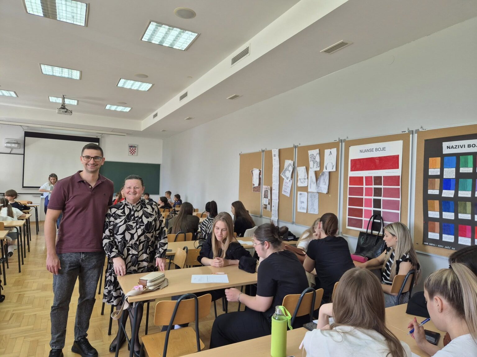 Mali poduzetnici iz OŠ „Mladost” iz Osijeka na Fakultetu za odgojne i ...