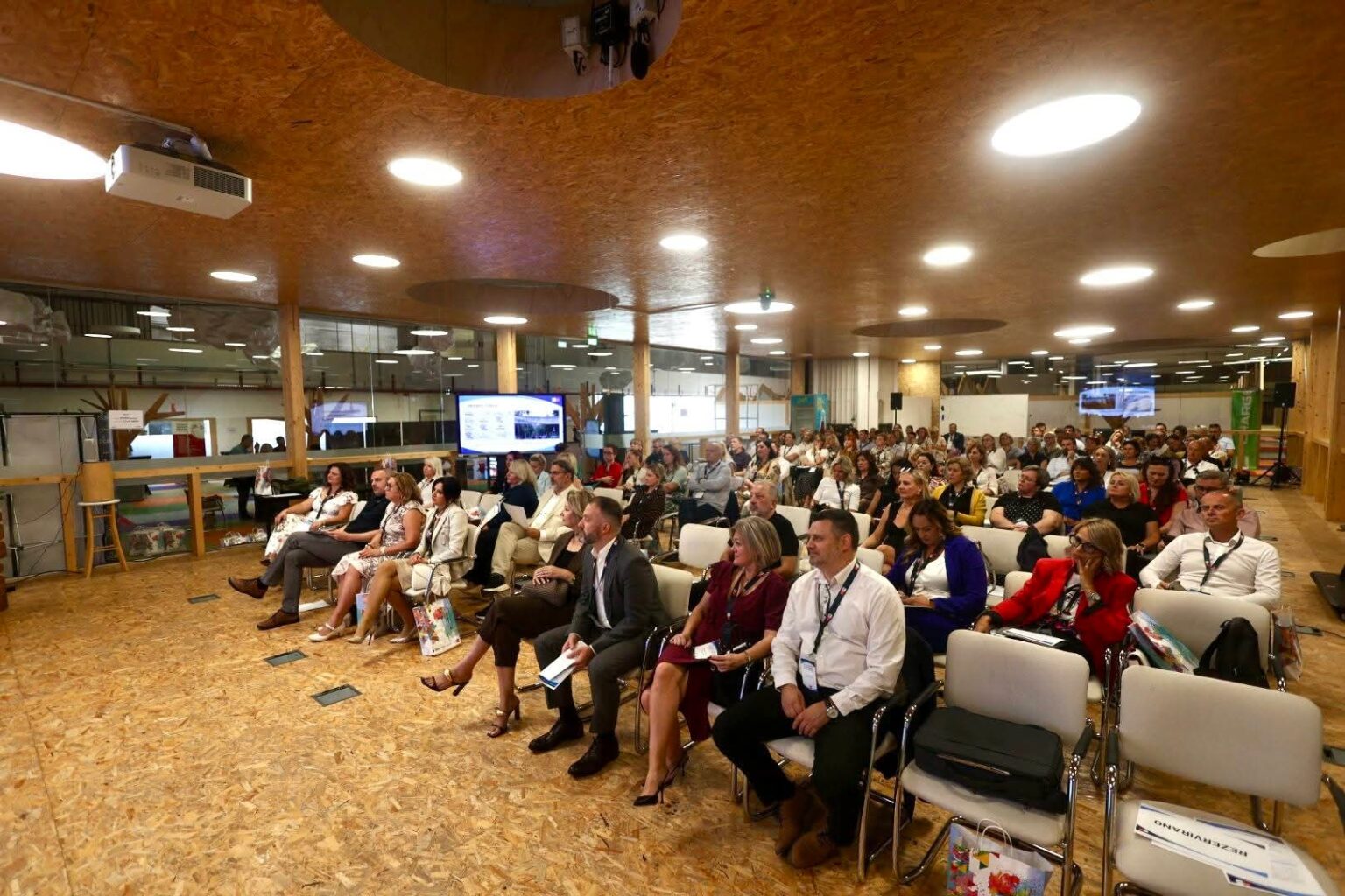 Dekanica FOOZOS-a prof. dr. sc. Emina Berbić Kolar sudjelovala u panel ...